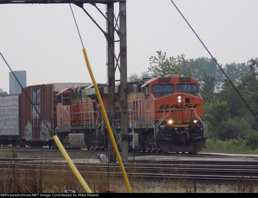 BNSF 5909